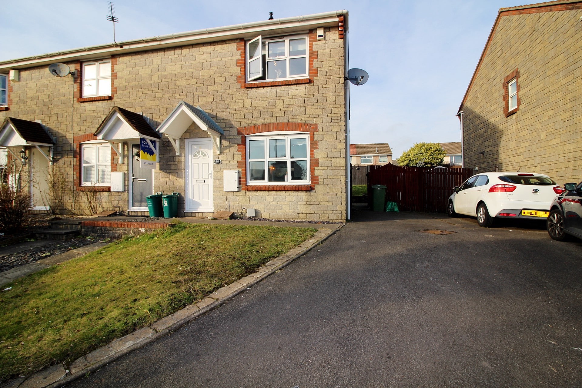 Carn Celyn, Beddau, Pontypridd, CF38 2TF - Sell Right